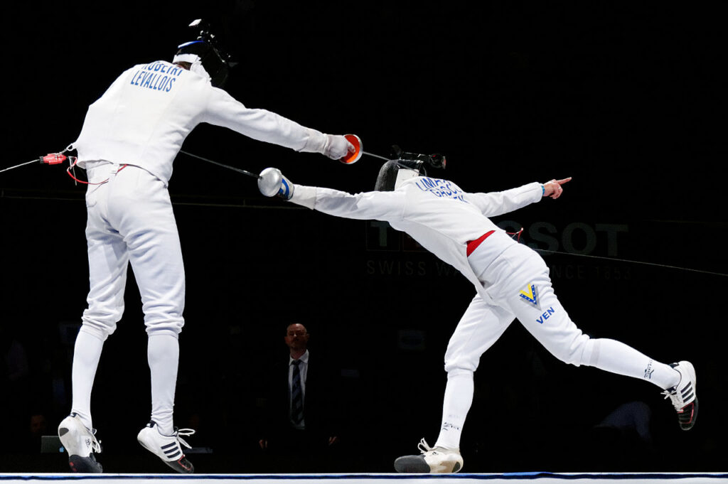 Fencing stances, parries & actions to spot in the SEA Games 2025